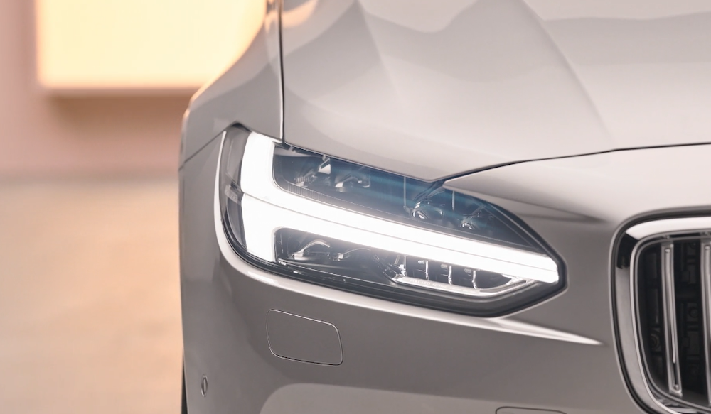 ボルボ V90の欠点は？維持費や燃費、V60との違いを徹底解説